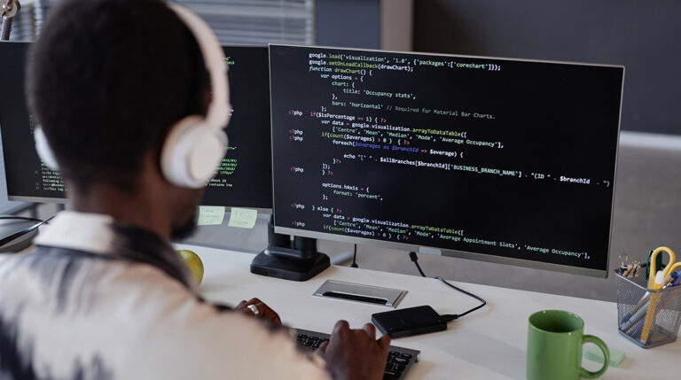 Pros and Cons of Hiring Certified Full Stack Developer